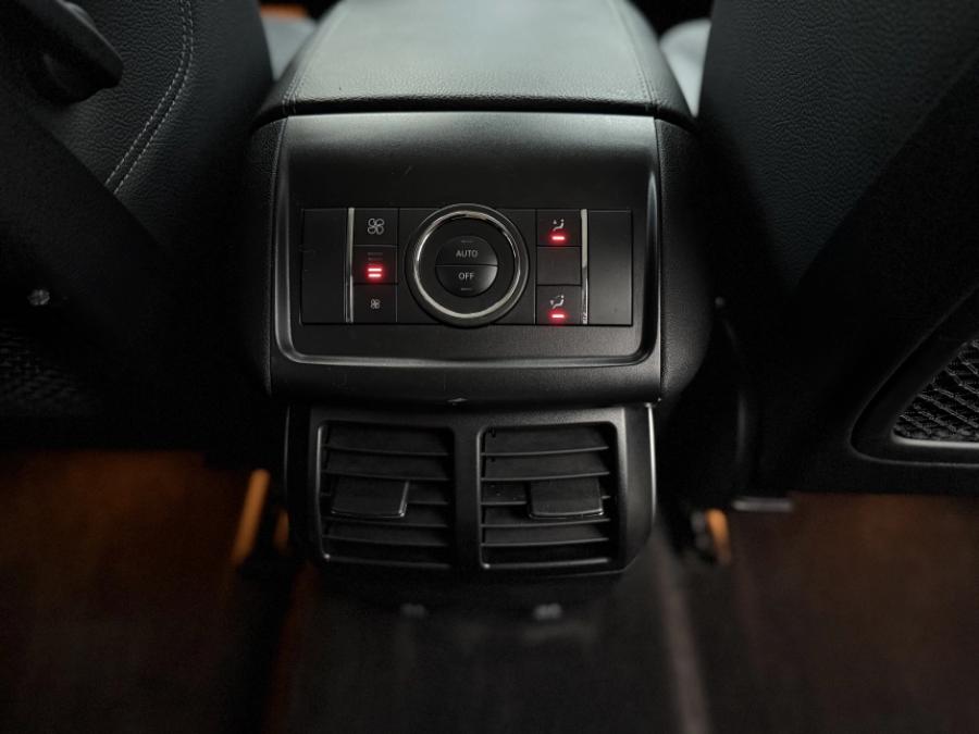 Melns Mercedes-Benz R 320 2007 Rīga, ar dzinēja tilpumu 3.00 L un nobraukumu 246 tūkst. km par 5200 €, foto 13 vietnē AUTOMOTO.COM.LV