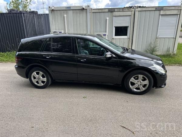 Melns Mercedes-Benz R 320 2007 Rīga, ar dzinēja tilpumu 3.00 L un nobraukumu 302 tūkst. km par 3900 €, foto 3 vietnē AUTOMOTO.COM.LV