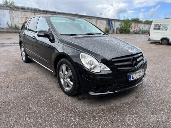 Melns Mercedes-Benz R 320 2007 Rīga, ar dzinēja tilpumu 3.00 L un nobraukumu 302 tūkst. km par 3900 €, foto 8 vietnē AUTOMOTO.COM.LV