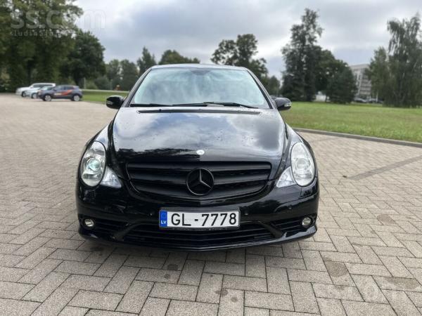 Black Mercedes-Benz R 320 2007 in Riga, with an engine capacity of 3.00 L and mileage of 303 thousand km for 4100 €, photo 4 on AUTOMOTO.COM.LV