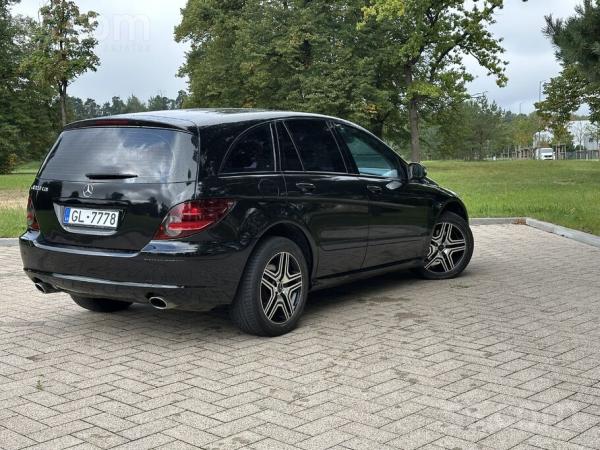 Black Mercedes-Benz R 320 2007 in Riga, with an engine capacity of 3.00 L and mileage of 303 thousand km for 4100 €, photo 6 on AUTOMOTO.COM.LV