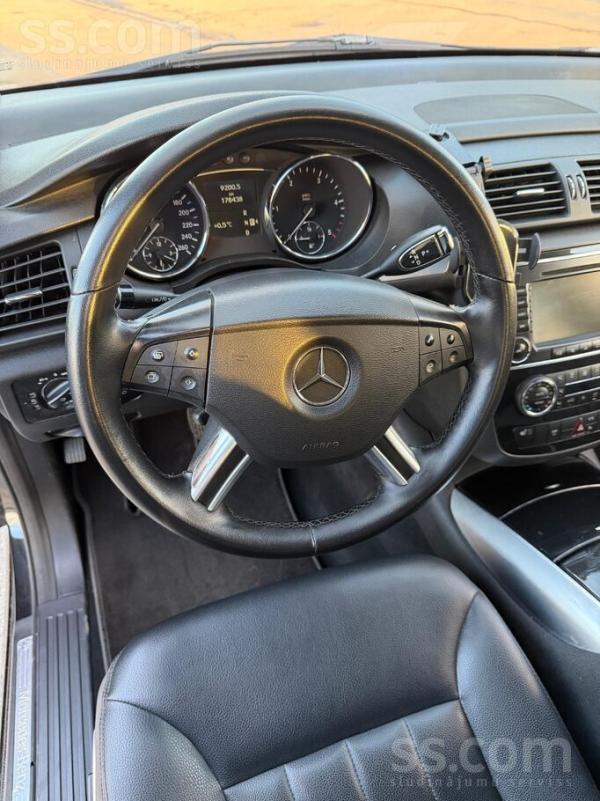 Black Mercedes-Benz R 320 2008 in Riga, with an engine capacity of 3.00 L and mileage of 181 thousand km for 4850 €, photo 7 on AUTOMOTO.COM.LV