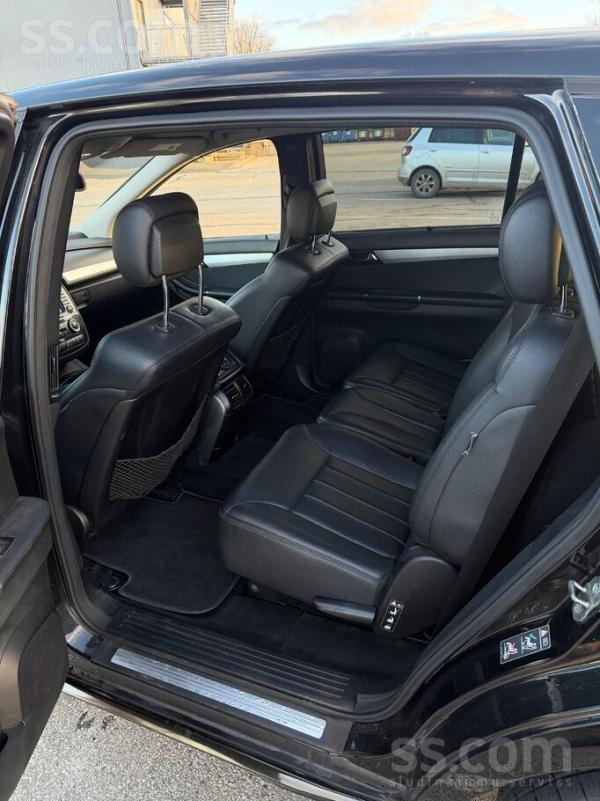 Black Mercedes-Benz R 320 2008 in Riga, with an engine capacity of 3.00 L and mileage of 181 thousand km for 4850 €, photo 9 on AUTOMOTO.COM.LV