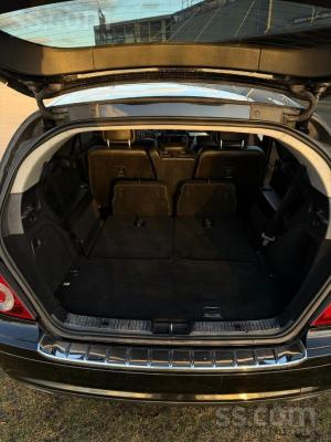 Black Mercedes-Benz R 320 2008 in Riga, with an engine capacity of 3.00 L and mileage of 181 thousand km for 4850 €, photo 12 on AUTOMOTO.COM.LV