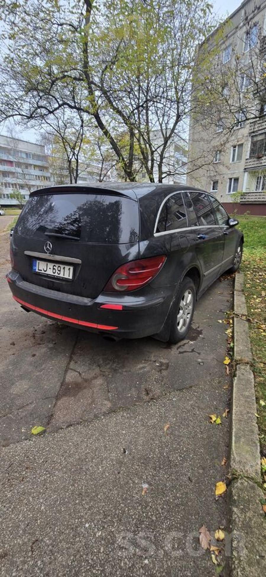 Melns Mercedes-Benz R 320 2008 Rīga, ar dzinēja tilpumu 3.20 L un nobraukumu 0 tūkst. km par 2500 €, foto 4 vietnē AUTOMOTO.COM.LV