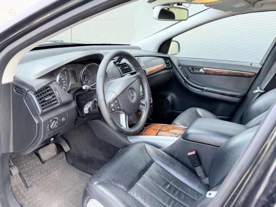 Melns Mercedes-Benz R 320 2008 Viļņa, ar dzinēja tilpumu 2.99 L un nobraukumu 325 tūkst. km par 1900 €, foto 7 vietnē AUTOMOTO.COM.LV