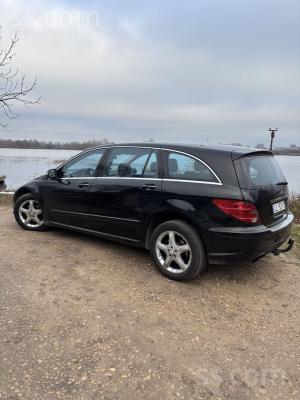 Melns Mercedes-Benz R 320 2009 Rīga, ar dzinēja tilpumu 3.00 L un nobraukumu 280 tūkst. km par 5900 €, foto 3 vietnē AUTOMOTO.COM.LV