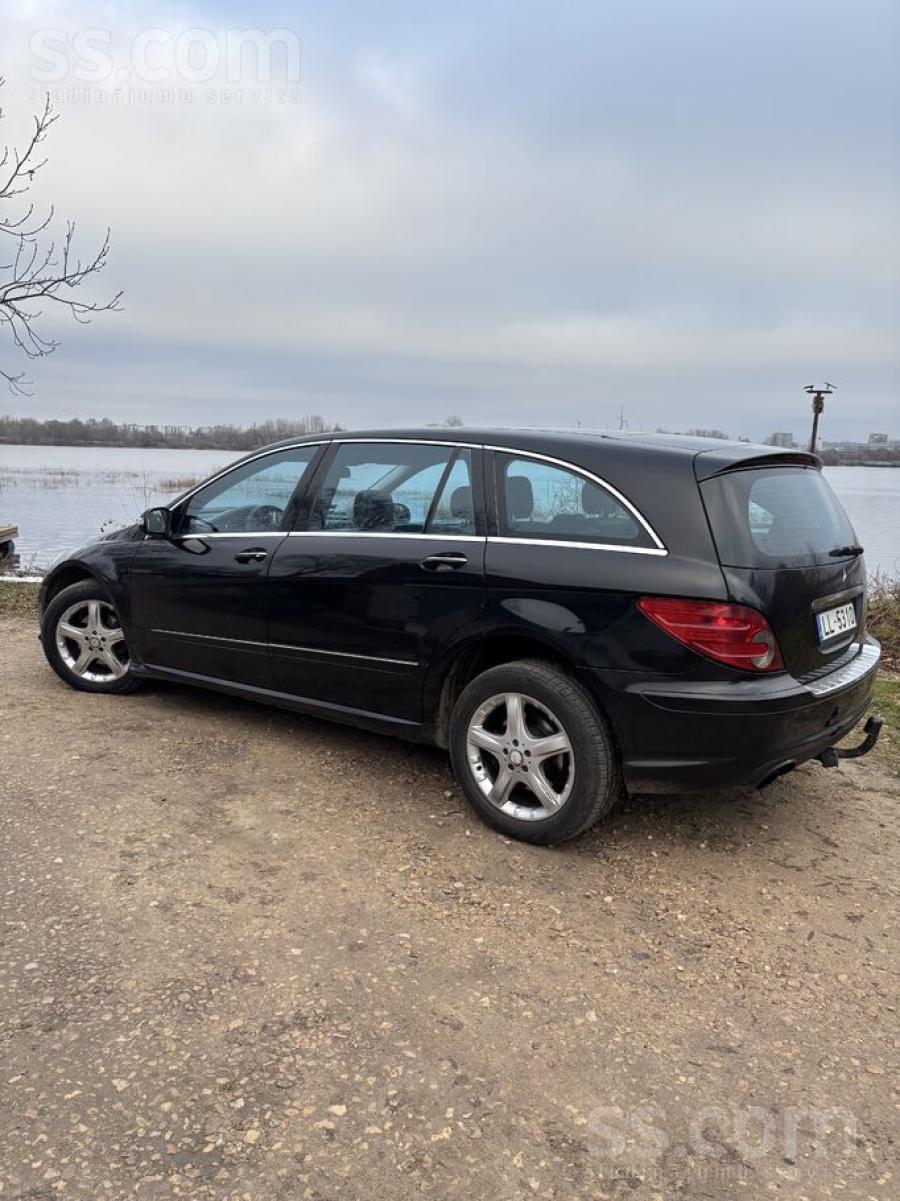 Melns Mercedes-Benz R 320 2009 Rīga, ar dzinēja tilpumu 3.00 L un nobraukumu 280 tūkst. km par 5900 €, foto 3 vietnē AUTOMOTO.COM.LV