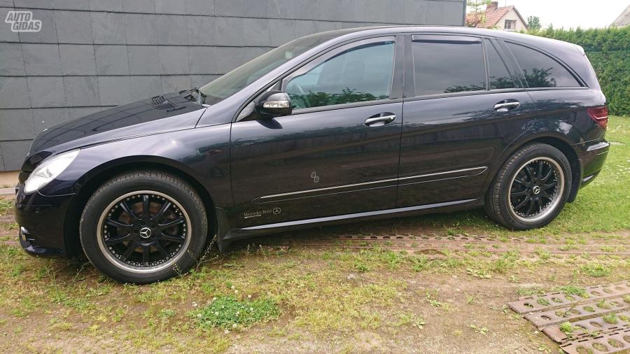 Melns Mercedes-Benz R 320 2006 Kauņa, ar dzinēja tilpumu 3.00 L un nobraukumu 401 tūkst. km par 3500 €, foto 1 vietnē AUTOMOTO.COM.LV