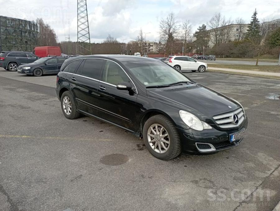 Melns Mercedes-Benz R 320 2006 Rīga, ar dzinēja tilpumu 3.00 L un nobraukumu 500 tūkst. km par 2500 €, foto 5 vietnē AUTOMOTO.COM.LV