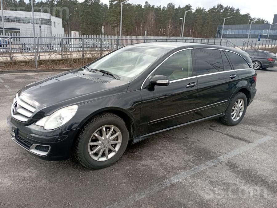 Melns Mercedes-Benz R 320 2006 Rīga, ar dzinēja tilpumu 3.00 L un nobraukumu 500 tūkst. km par 2500 €, foto 7 vietnē AUTOMOTO.COM.LV