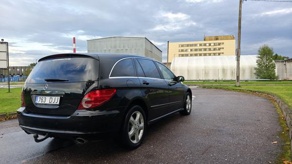 Mercedes-Benz R 320 2006 in Tallinn on AUTOMOTO.COM.LV Black Mercedes-Benz R 320 2006 in Tallinn, with an engine capacity of 3.00 L and mileage of 232 thousand km for 5000 €, photo 6 on AUTOMOTO.COM.LV