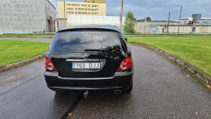 Black Mercedes-Benz R 320 2006 in Tallinn, with an engine capacity of 3.00 L and mileage of 232 thousand km for 5000 €, photo 18 on AUTOMOTO.COM.LV