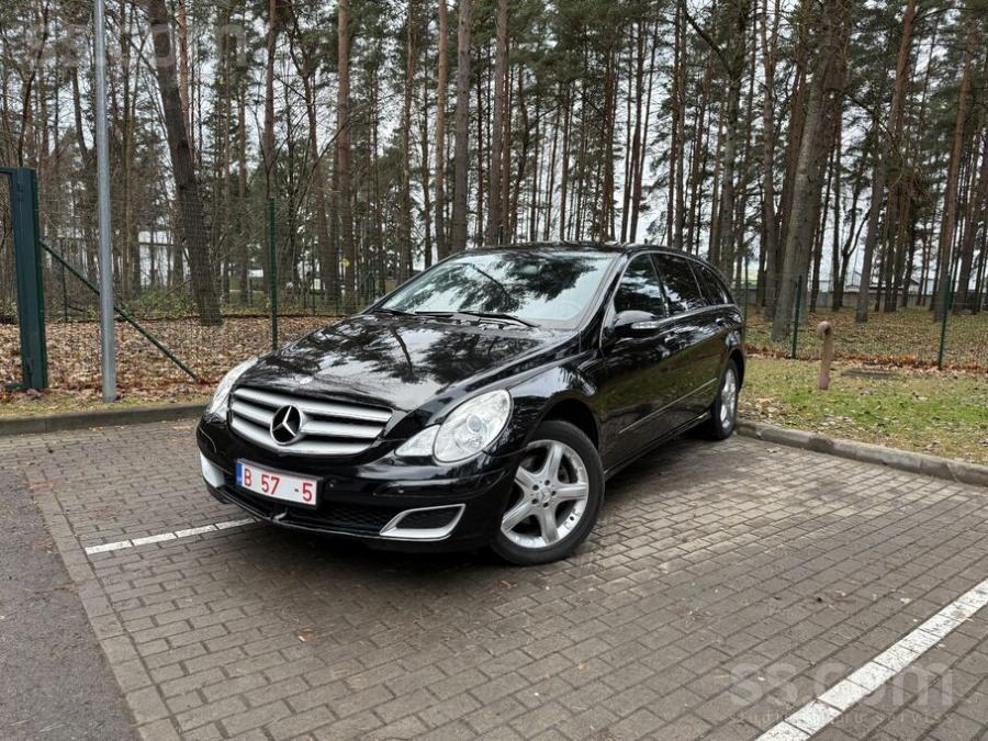 Black Mercedes-Benz R 320 2007 in Riga, with an engine capacity of 3.00 L and mileage of 246 thousand km for 3300 €, photo 1 on AUTOMOTO.COM.LV