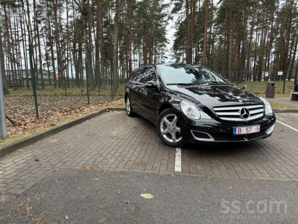 Black Mercedes-Benz R 320 2007 in Riga, with an engine capacity of 3.00 L and mileage of 246 thousand km for 3300 €, photo 2 on AUTOMOTO.COM.LV