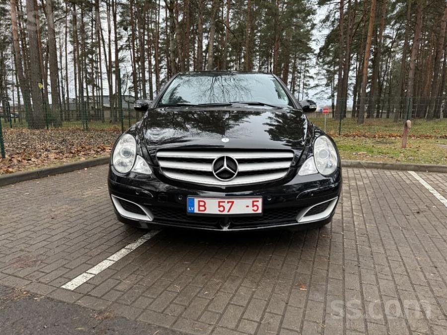 Black Mercedes-Benz R 320 2007 in Riga, with an engine capacity of 3.00 L and mileage of 246 thousand km for 3300 €, photo 3 on AUTOMOTO.COM.LV