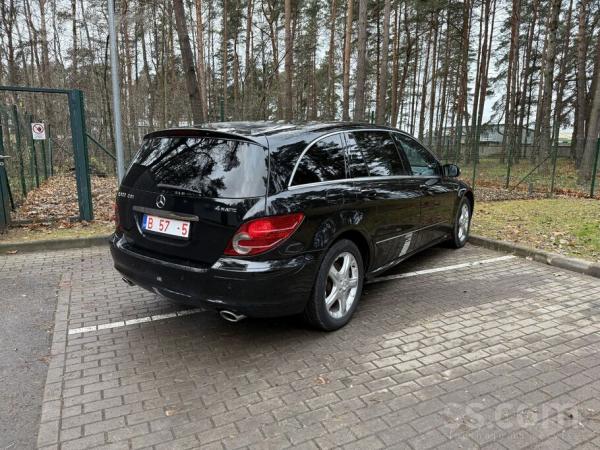 Black Mercedes-Benz R 320 2007 in Riga, with an engine capacity of 3.00 L and mileage of 246 thousand km for 3300 €, photo 4 on AUTOMOTO.COM.LV