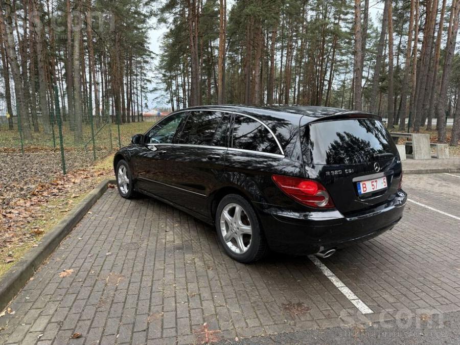 Black Mercedes-Benz R 320 2007 in Riga, with an engine capacity of 3.00 L and mileage of 246 thousand km for 3300 €, photo 5 on AUTOMOTO.COM.LV