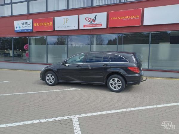 Melns Mercedes-Benz R 320 2007 Utena, ar dzinēja tilpumu 3.00 L un nobraukumu 368 tūkst. km par 2250 €, foto 2 vietnē AUTOMOTO.COM.LV
