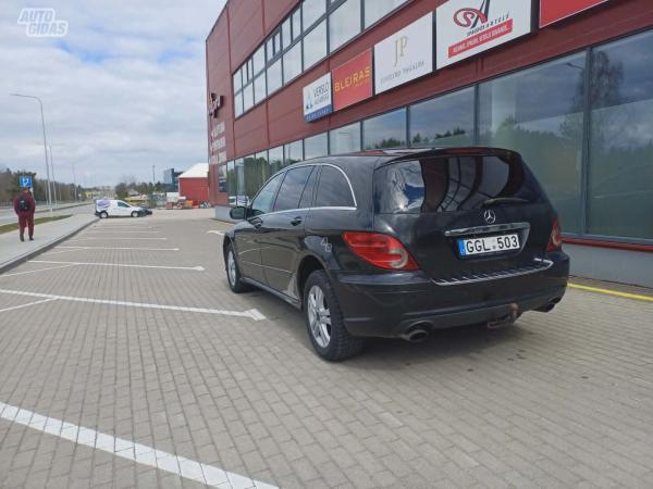 Melns Mercedes-Benz R 320 2007 Utena, ar dzinēja tilpumu 3.00 L un nobraukumu 368 tūkst. km par 2250 €, foto 3 vietnē AUTOMOTO.COM.LV