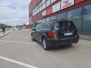 Melns Mercedes-Benz R 320 2007 Utena, ar dzinēja tilpumu 3.00 L un nobraukumu 368 tūkst. km par 2250 €, foto 4 vietnē AUTOMOTO.COM.LV
