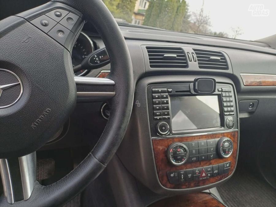 Melns Mercedes-Benz R 320 2007 Utena, ar dzinēja tilpumu 3.00 L un nobraukumu 368 tūkst. km par 2250 €, foto 6 vietnē AUTOMOTO.COM.LV