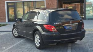 Melns Mercedes-Benz R 320 2007 Klaipėda, ar dzinēja tilpumu 2.99 L un nobraukumu 303 tūkst. km par 2350 €, foto 3 vietnē AUTOMOTO.COM.LV