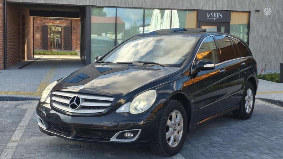 Melns Mercedes-Benz R 320 2007 Klaipėda, ar dzinēja tilpumu 2.99 L un nobraukumu 303 tūkst. km par 2350 €, foto 9 vietnē AUTOMOTO.COM.LV
