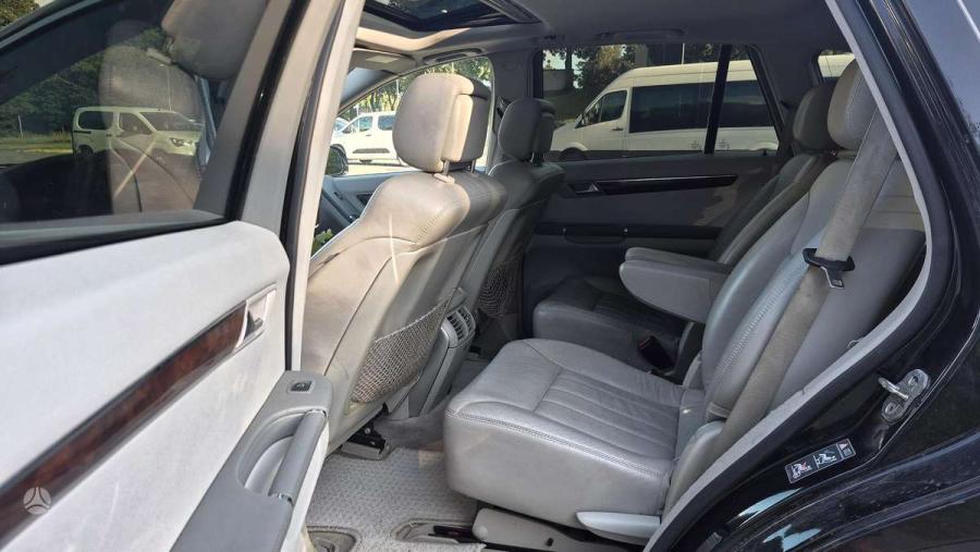 Melns Mercedes-Benz R 320 2007 Klaipėda, ar dzinēja tilpumu 2.99 L un nobraukumu 303 tūkst. km par 2350 €, foto 15 vietnē AUTOMOTO.COM.LV