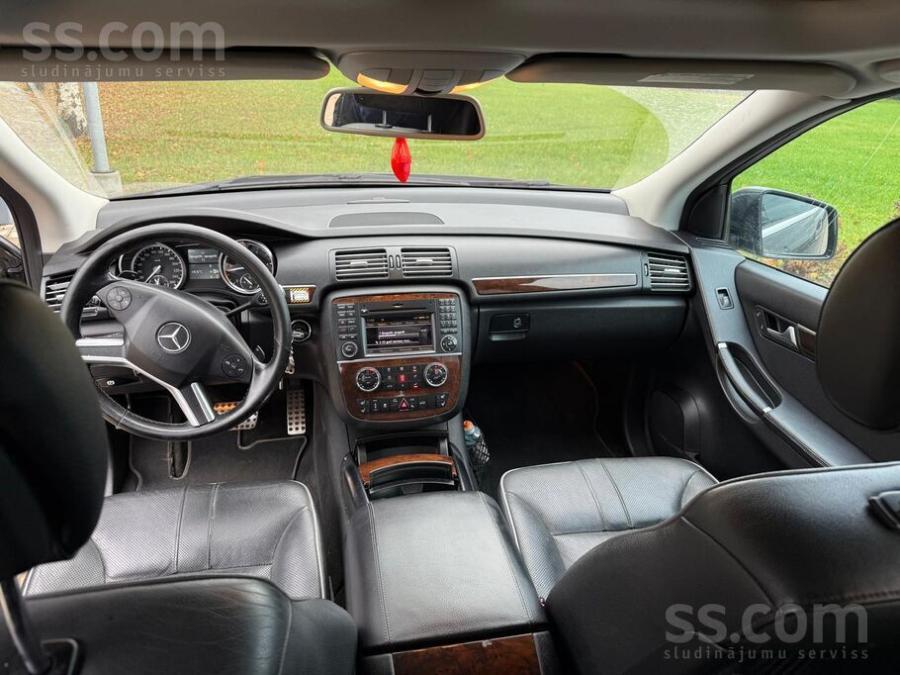 Melns Mercedes-Benz R 320 2012 Cēsis, ar dzinēja tilpumu 3.00 L un nobraukumu 333 tūkst. km par 11800 €, foto 5 vietnē AUTOMOTO.COM.LV