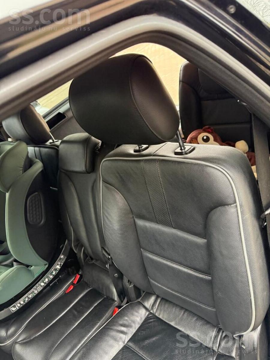 Melns Mercedes-Benz R 320 2012 Cēsis, ar dzinēja tilpumu 3.00 L un nobraukumu 333 tūkst. km par 11800 €, foto 7 vietnē AUTOMOTO.COM.LV