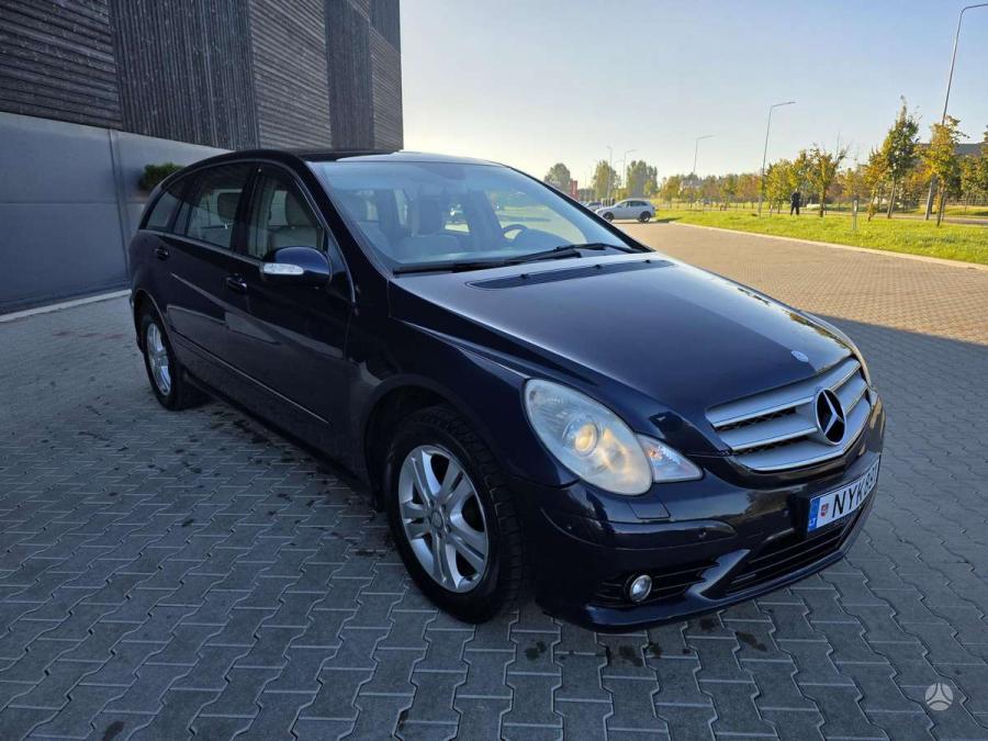 Blue Mercedes-Benz R 320 2008 in Siauliai, with an engine capacity of 3.00 L and mileage of 310 thousand km for 2850 €, photo 6 on AUTOMOTO.COM.LV