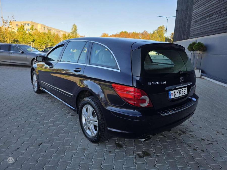 Blue Mercedes-Benz R 320 2008 in Siauliai, with an engine capacity of 3.00 L and mileage of 310 thousand km for 2850 €, photo 8 on AUTOMOTO.COM.LV