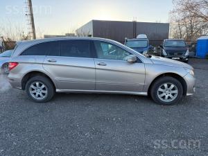 Brown Mercedes-Benz R 320 2006 in Riga, with an engine capacity of 3.00 L and mileage of 537 thousand km for 7990 €, photo 4 on AUTOMOTO.COM.LV