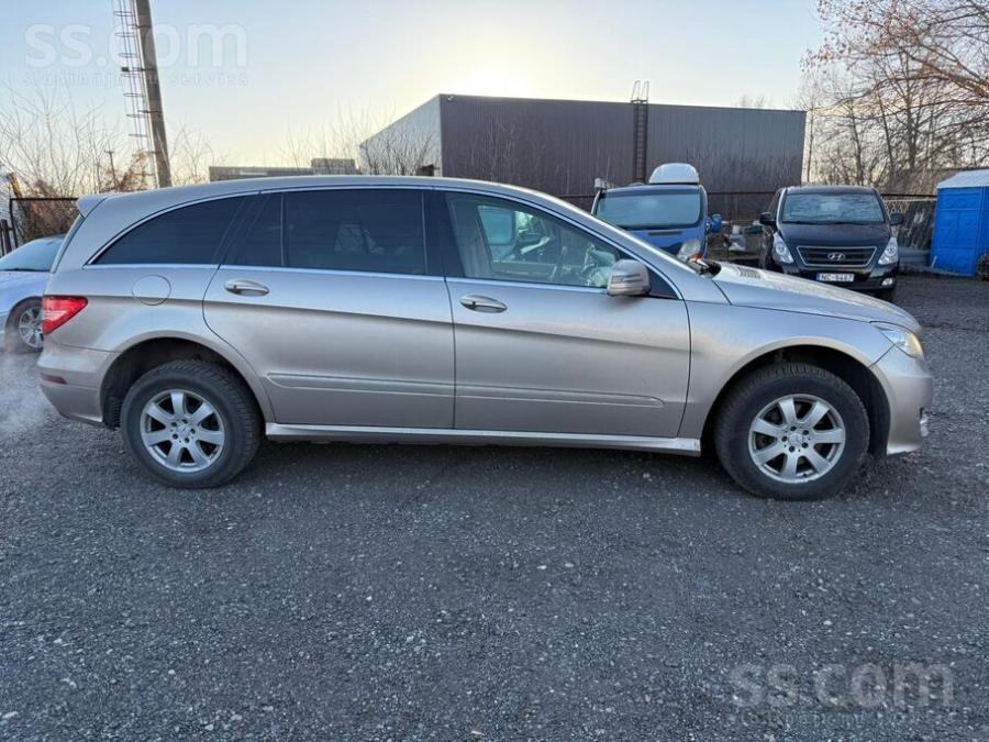 Brown Mercedes-Benz R 320 2006 in Riga, with an engine capacity of 3.00 L and mileage of 537 thousand km for 7990 €, photo 4 on AUTOMOTO.COM.LV