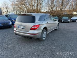 Brown Mercedes-Benz R 320 2006 in Riga, with an engine capacity of 3.00 L and mileage of 537 thousand km for 7990 €, photo 5 on AUTOMOTO.COM.LV