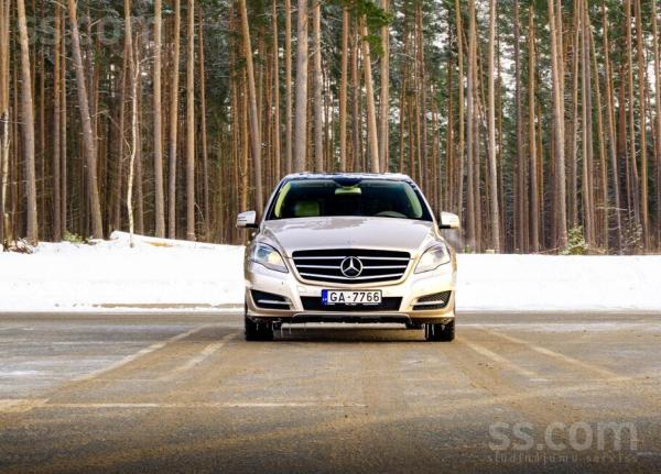 Brown Mercedes-Benz R 320 2006 in Riga, with an engine capacity of 3.00 L and mileage of 537 thousand km for 7990 €, photo 3 on AUTOMOTO.COM.LV