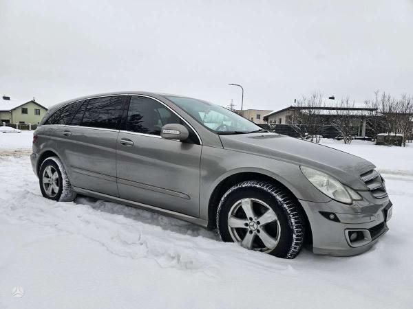 Brown Mercedes-Benz R 320 2007 in Kaunas, with an engine capacity of 3.00 L and mileage of 263 thousand km for 3750 €, photo 9 on AUTOMOTO.COM.LV