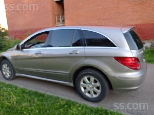 Brūns Mercedes-Benz R 320 2007 Rīga, ar dzinēja tilpumu 3.20 L un nobraukumu 389 tūkst. km par 2850 €, foto 3 vietnē AUTOMOTO.COM.LV