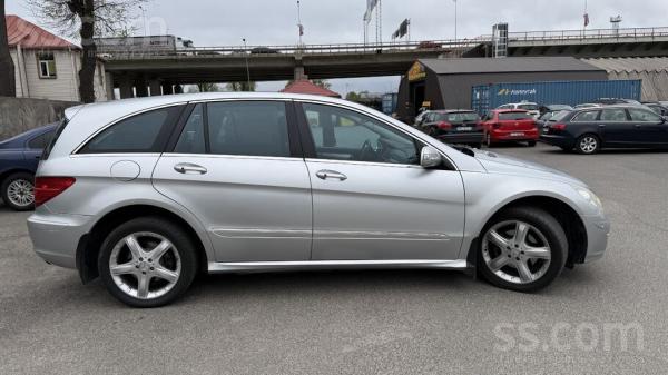 Mercedes-Benz R 320 2005 in Riga, with an engine capacity of 3.00 L and mileage of 287 thousand km for 4450 €, photo 8 on AUTOMOTO.COM.LV