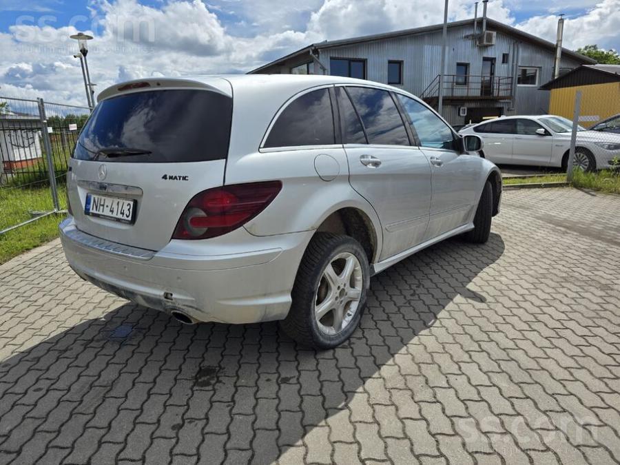 Pelēks Mercedes-Benz R 320 2006 Rīga, ar dzinēja tilpumu 3.00 L un nobraukumu 0 tūkst. km par 1800 €, foto 4 vietnē AUTOMOTO.COM.LV