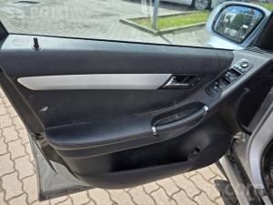 Pelēks Mercedes-Benz R 320 2006 Rīga, ar dzinēja tilpumu 3.00 L un nobraukumu 0 tūkst. km par 1800 €, foto 8 vietnē AUTOMOTO.COM.LV