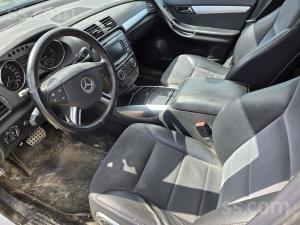 Pelēks Mercedes-Benz R 320 2006 Rīga, ar dzinēja tilpumu 3.00 L un nobraukumu 0 tūkst. km par 1800 €, foto 9 vietnē AUTOMOTO.COM.LV