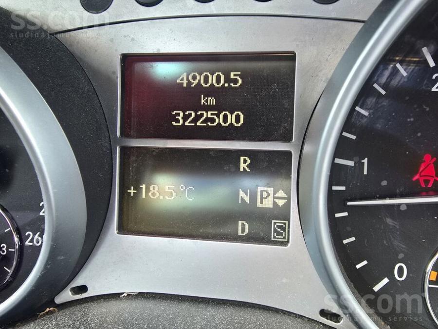 Pelēks Mercedes-Benz R 320 2006 Rīga, ar dzinēja tilpumu 3.00 L un nobraukumu 0 tūkst. km par 1800 €, foto 12 vietnē AUTOMOTO.COM.LV