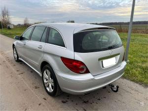 Grey Mercedes-Benz R 320 2006 in Klaipeda, with an engine capacity of 3.20 L and mileage of 288 thousand km for 3300 €, photo 4 on AUTOMOTO.COM.LV