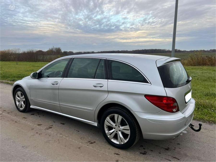 Grey Mercedes-Benz R 320 2006 in Klaipeda, with an engine capacity of 3.20 L and mileage of 288 thousand km for 3300 €, photo 5 on AUTOMOTO.COM.LV