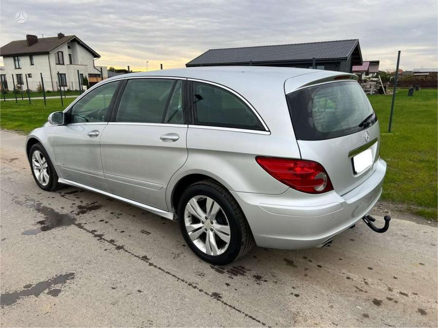 Grey Mercedes-Benz R 320 2006 in Klaipeda, with an engine capacity of 3.20 L and mileage of 288 thousand km for 3300 €, photo 6 on AUTOMOTO.COM.LV