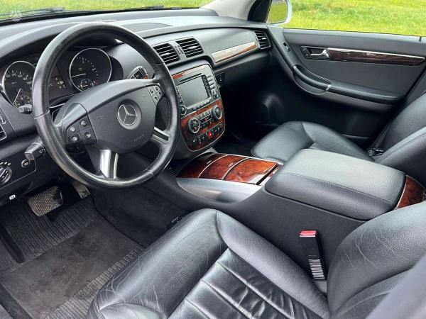Grey Mercedes-Benz R 320 2006 in Klaipeda, with an engine capacity of 3.20 L and mileage of 288 thousand km for 3300 €, photo 8 on AUTOMOTO.COM.LV