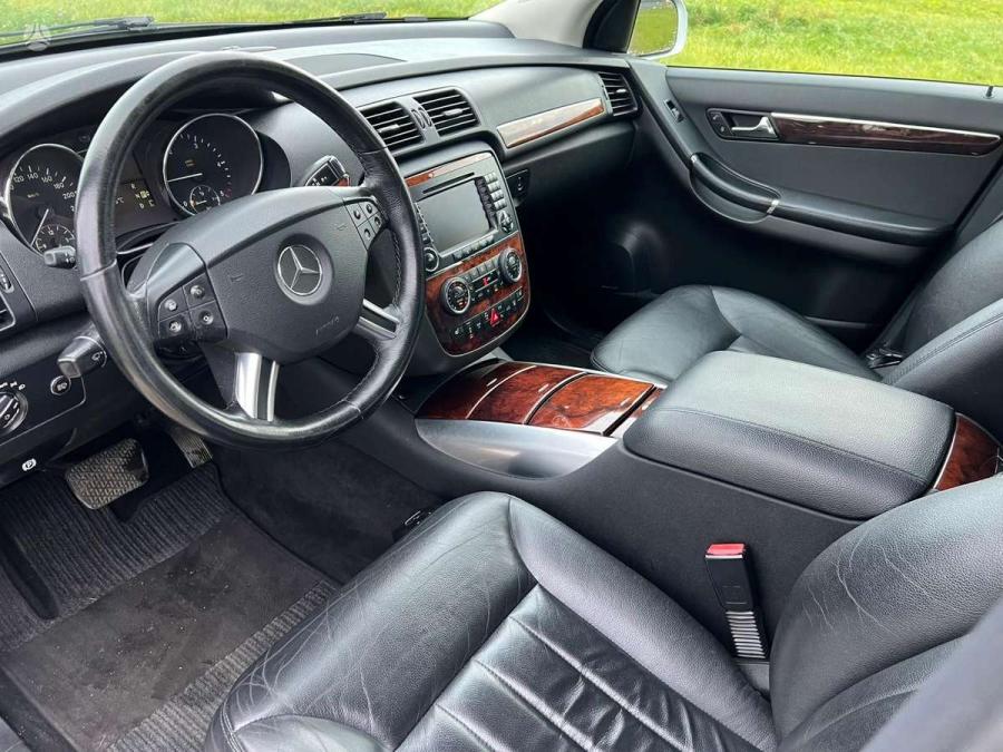 Grey Mercedes-Benz R 320 2006 in Klaipeda, with an engine capacity of 3.20 L and mileage of 288 thousand km for 3300 €, photo 9 on AUTOMOTO.COM.LV