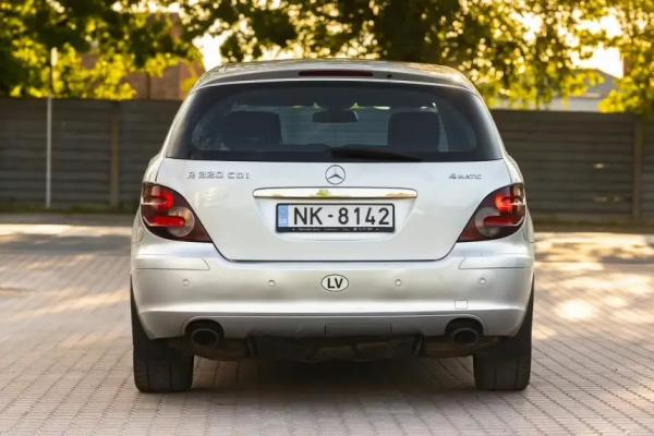 Grey Mercedes-Benz R 320 2005 in Jelgava, with an engine capacity of 3.00 L and mileage of 241 thousand km for 5600 €, photo 6 on AUTOMOTO.COM.LV